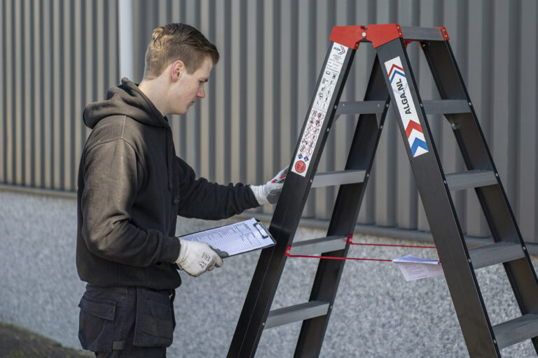 Waarom is een jaarlijkse keuring van ladders en trappen verplicht?
