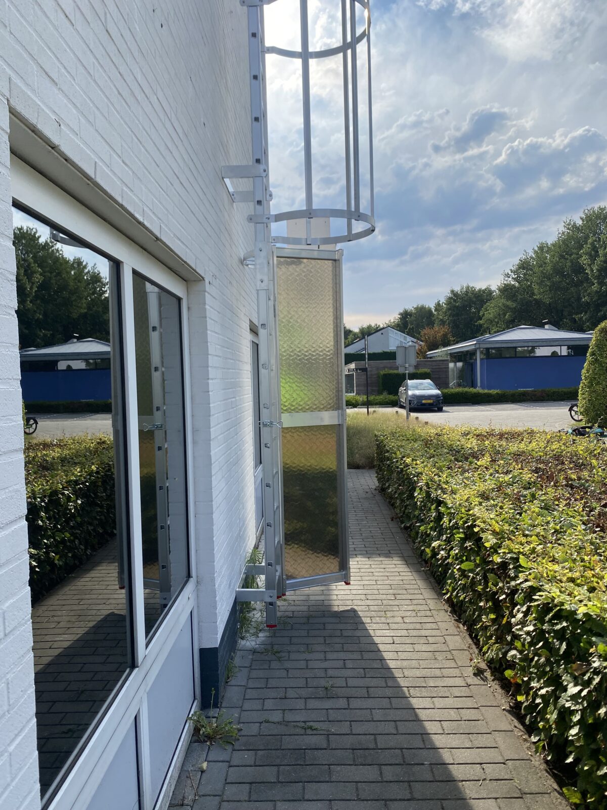 Kooiladder afsluiten is veilig en voorkomt ongewenste inklimmers